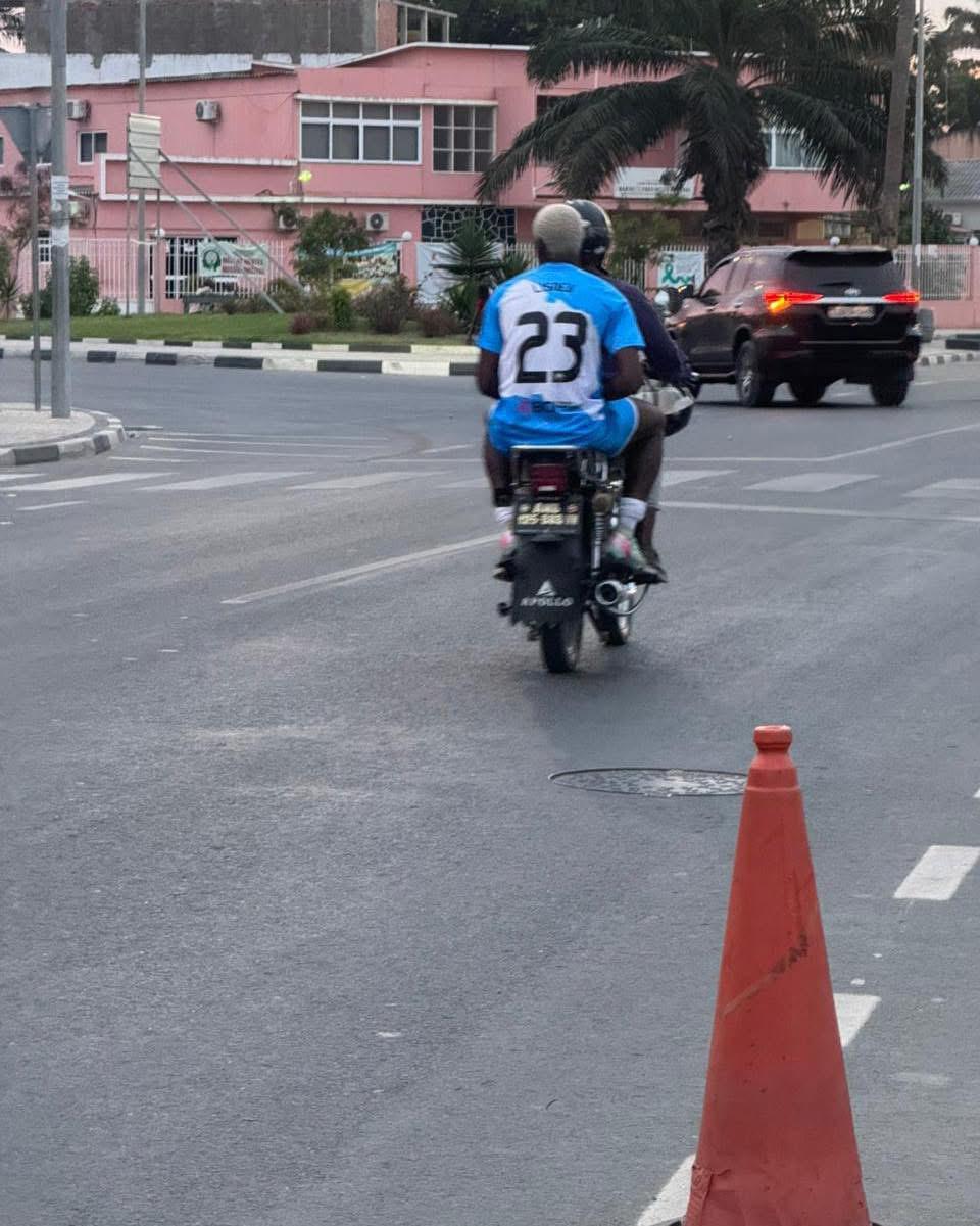 Atleta do Luanda City sai lesionado de ambulância e regressa de moto-táxi após jogo do Girabola ...